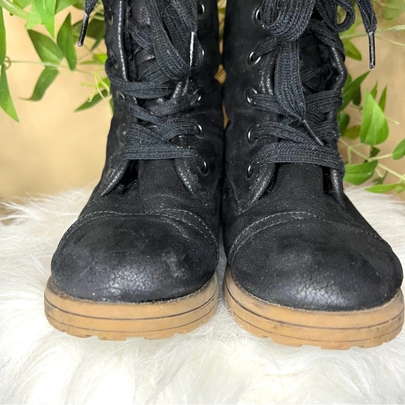 Roxy | Shoes | Roxy Black Faux Fur Lined Combatmoto Kids Boots Size 5 ...